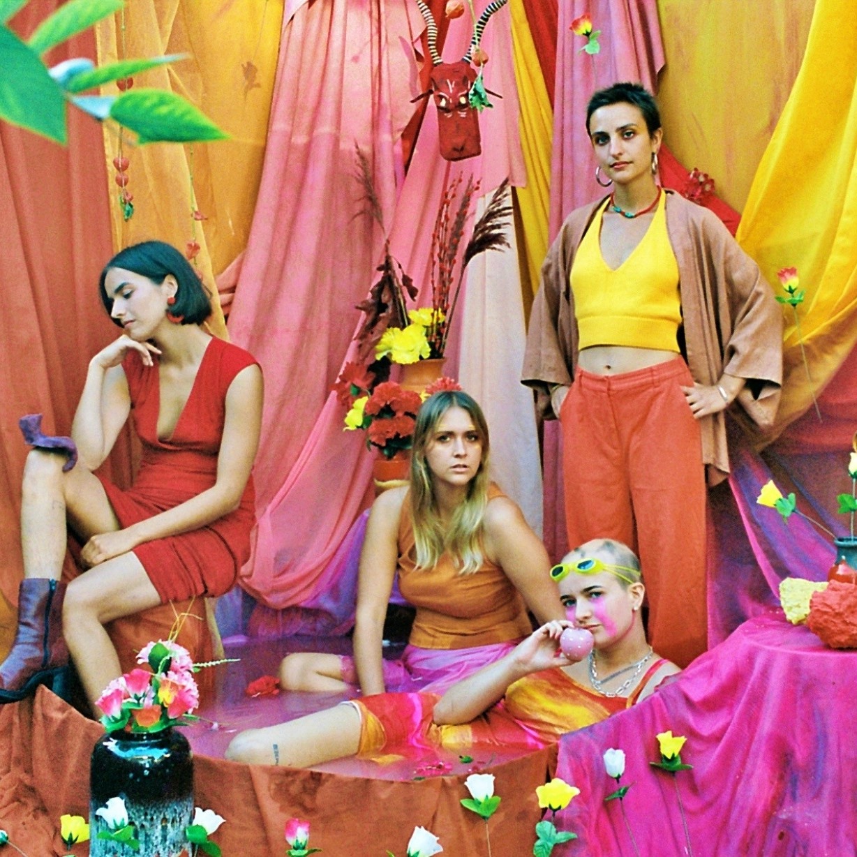 Interview: Goat Girl on new album ‘On All Fours’ - Joyzine