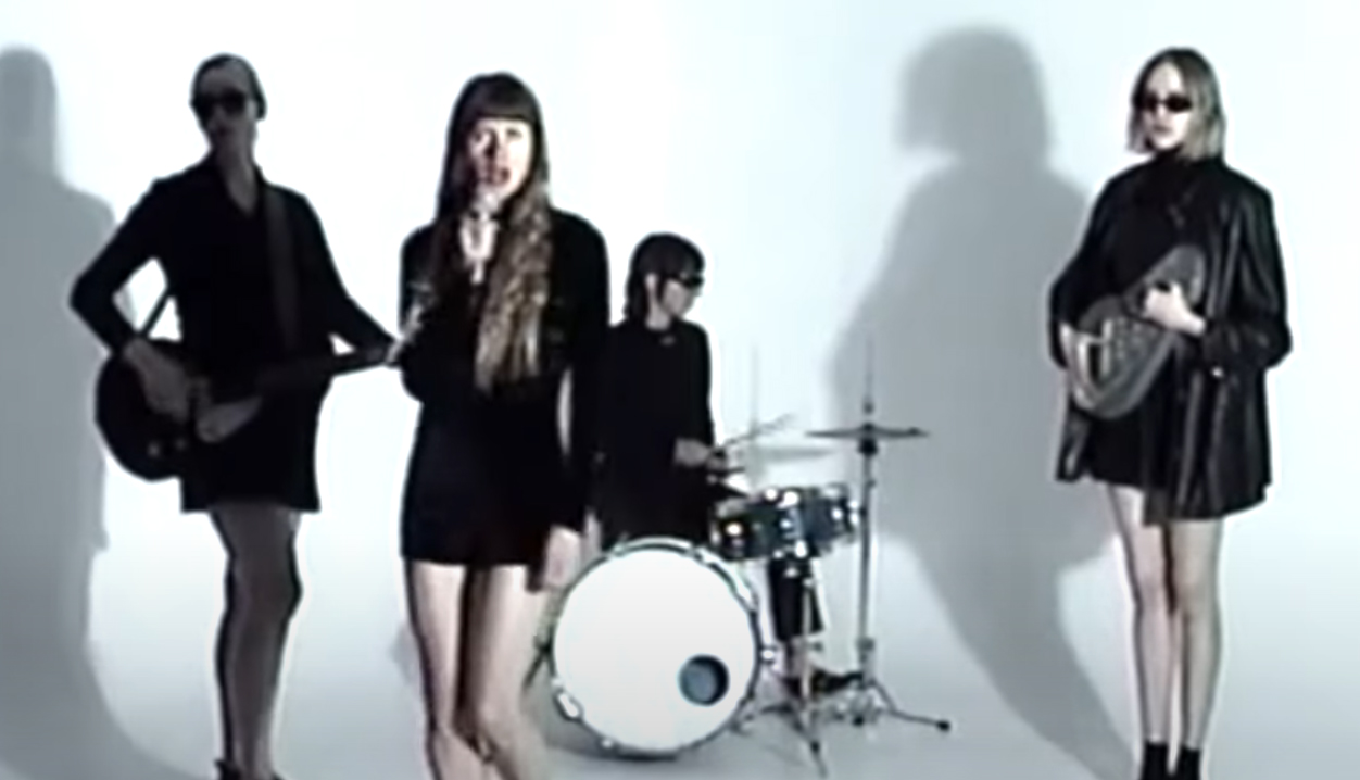 SINGLE REVIEW: LAEL NEALE – I AM THE RIVER - Joyzine